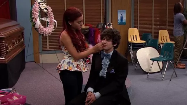 Victorious Cat And Robbie Kiss