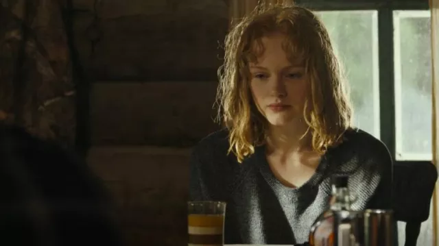 H&M Knitted Jumper worn by Iris (Emma Laird) as seen in Mayor of ...