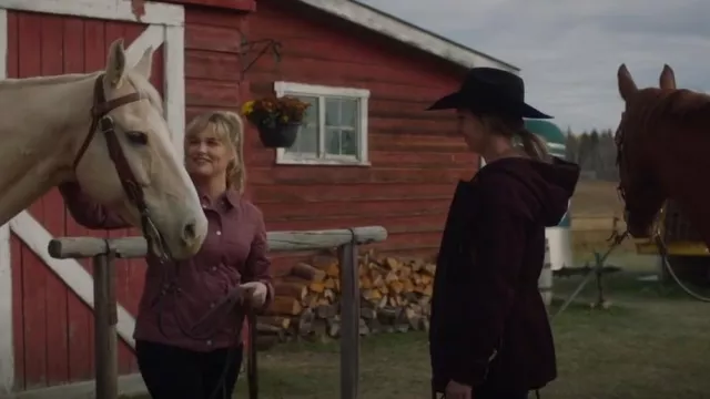 Kimes Ranch All Weather Anorak usado por Amy Fleming (Amber Marshall ...