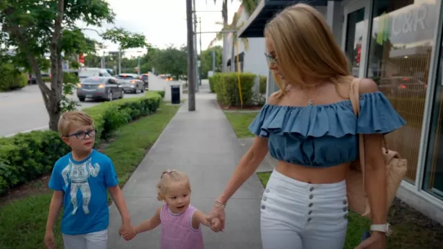 J Brand Natasha Sky High Skin­ny Jeans worn by Lisa Hochstein as seen ...