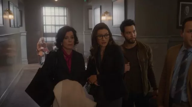 Theory Caris­sa Blaz­er worn by Susan (Inga Schlingmann) as seen in So ...