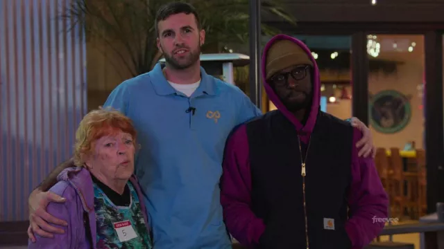 Carhartt Vest in black worn by Lonnie Coleman (Ishmel Sahid) as seen in ...