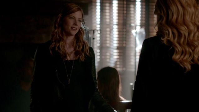 La veste Free People de Valerie Tulle dans The Vampire Diaries | Spotern