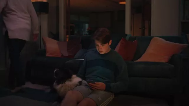 Asos Design Over­sized Sweat­shirt worn by Nick Nelson (Kit Connor) as ...