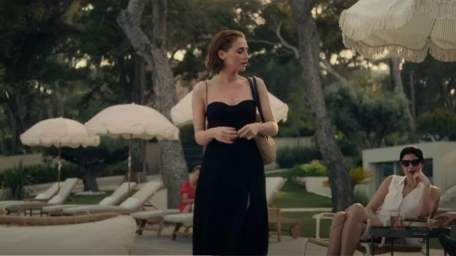 Reformation Nebraska Sweetheart Neck Dress worn by Anna Barton (Charlie ...