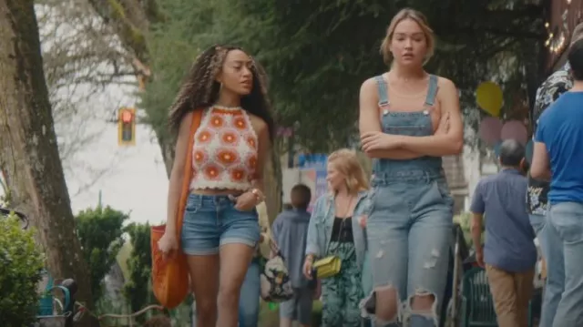 Lucky Brand Mid Rise Ava Short worn by Isabella LaRue (Lexi Underwood ...