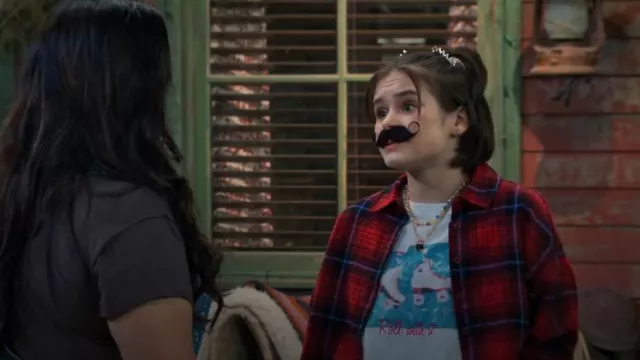 Forever 21 Plaid Cropped Shirt worn by Winnie Webber (Shiloh Verrico ...