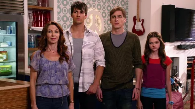 LC Lauren Conrad Lavender Sheer Floral Top worn by Jennifer Knight ...