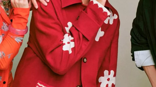 Harago Floral Red Jacket worn by Iñaki Godoy for One Piexe TV Series ...