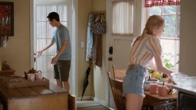 Levi's 501 Denim Shorts worn by Lizzie (Sarah Dugdale) as seen in ...