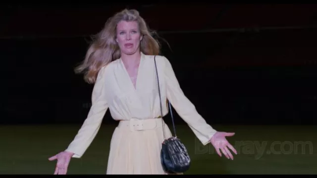 Ceinture blanche portée par Celeste Martin (Kim Basinger) dans My ...