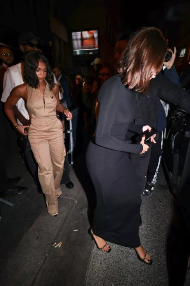 Hermès Mi­ni Kel­ly Bag worn by Lori Harvey in Paris on September 26 ...