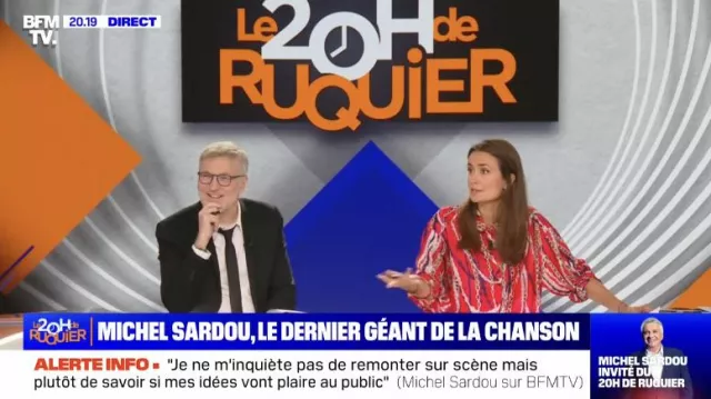 La blouse imprimée chaîne portée par Julie Hammett dans l'émission Le 20H de Ruquier le 28 ...