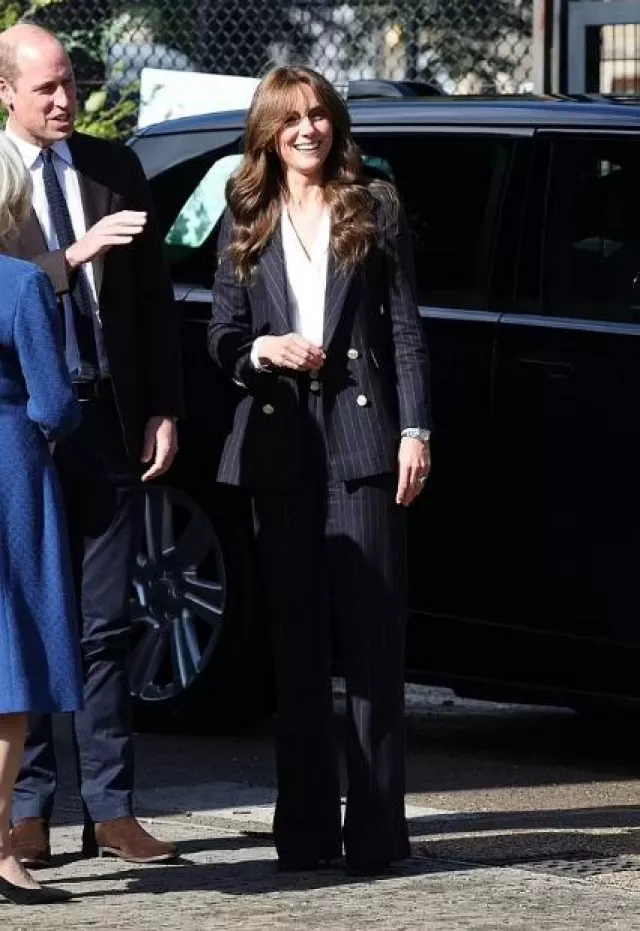 Montre Cartier Ballon Bleu en acier inoxydable portée par Kate ...