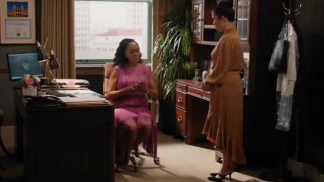 Product Tory burch Mc­Graw Tote worn by Lola Carmichael (Simone Missick ...