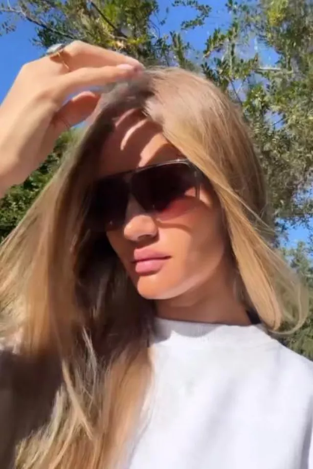 Jessica McCormack Tilted Pear Diamond Button Back Ring worn by Rosie ...