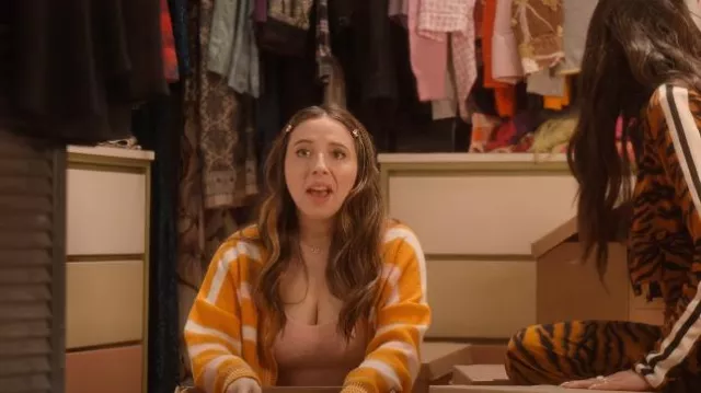 Frasier Sterling But­ter­fly Neck­lace worn by Izzy Levine (Esther Povitsky) as seen in Dollface ...