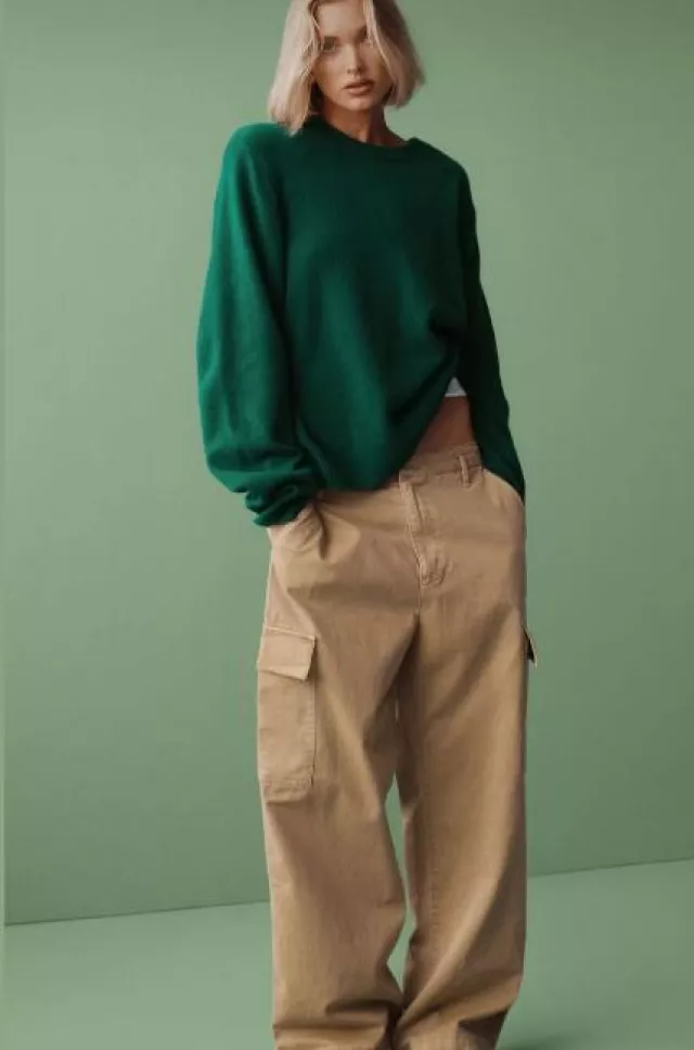 Gap Cashsoft Crewneck Sweater worn by Elsa Hosk on her Instagram Story on October 27, 2023 | Spotern