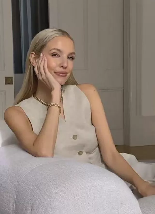 David Yurman Sculpted Cable Bangle Bracelet worn by Leonie Hanne on her ...