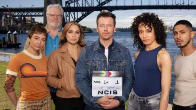 Classic Rock Couture Desert Horizon Ringer Tee worn by Bluebird Gleeson ...