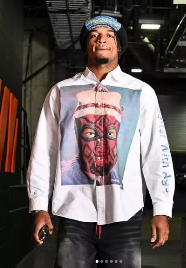 Le jean évasé Marni Black Bull Denim porté par Ja’Marr Chase sur le ...