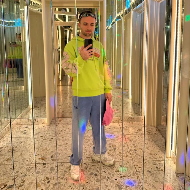 The white and grey sneakers worn by Squeezie on his Instagram account ...