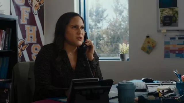 Vero Moda Isa Printed Boxy Lapel Shirt worn by Tara (Ashley Holliday ...