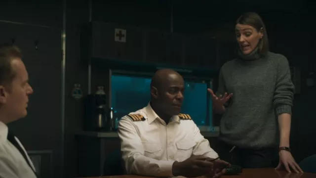 Theory Chunky Dark Gray Turtleneck Long Sweater worn by Amy Silva ...