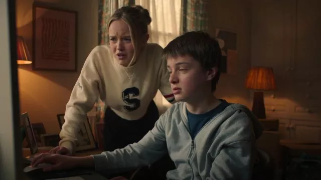 Topshop West­ern But­ton Through Den­im Skirt worn by Abby Walker (Danya Griver) as seen in Fool ...