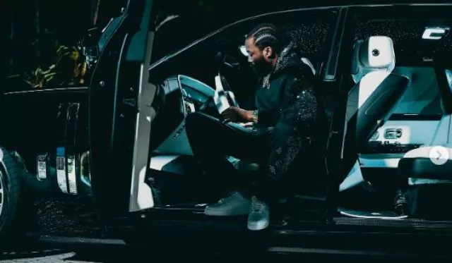Amiri Black Crystal Bandana Sweatpants worn by Meek Mill on the ...