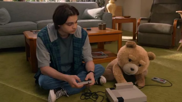 Chuck Taylor Con­verse High Sneak­ers worn by John Bennett (Max ...