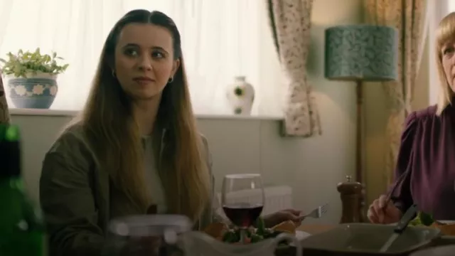 Zara Linen Blend Cropped Jack­et worn by Laura Stone (Jessica Rhodes ...