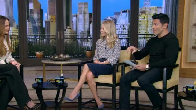 Roland Mouret Arreton Skirt worn by Kelly Ripa as seen in LIVE with ... Roland Mouret Arreton Skirt worn by Kelly Ripa as seen in LIVE with ...