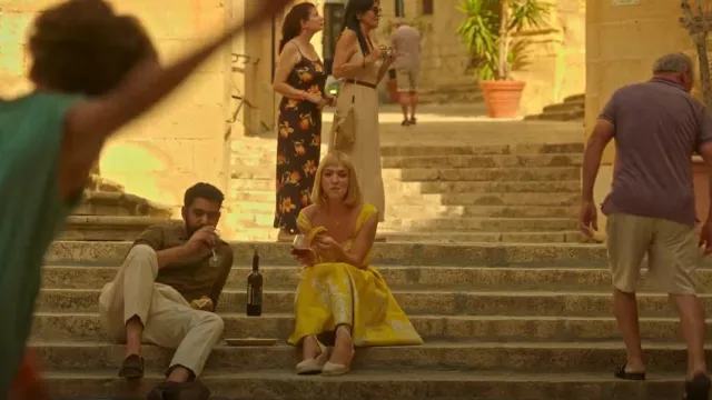 Espadrille Soludos Tall portée par Imogene (Violett Beane) telle qu’on ...