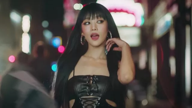 Minnie's dress in (여자)아이들((G)I-DLE) - '퀸카 (Queencard)' Official Music ...