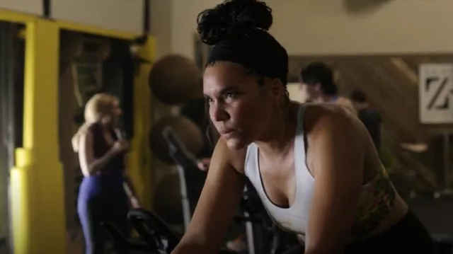 Terez Floral-Print Hi-Shine Sports Bra worn by Jen Lussier (Emmy Raver ...