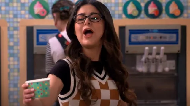 Shein Gingham Print V Neck Knit Top worn by Darby (Ariana Molkara) as ...