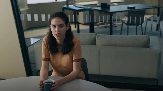 Chloé Grom­met Sweater worn by Eva Victor (Rian) as seen in Billions ...