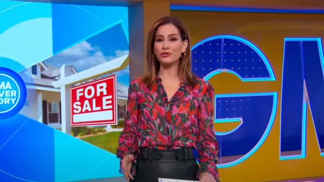 Milly Lacey Floral-Print Button-Down Top worn by Rebecca Jarvis as seen ...