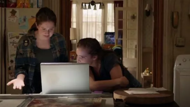 Splendid Women's Kate V-Neck Camo worn by Sandy Milkovich (Elise Eberle ...