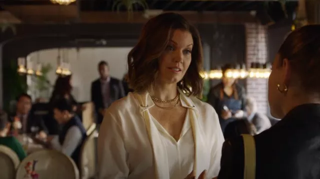 Chloé Grom­met-Col­lar Tie-Neck Blouse worn by Margaret Honeycroft ...