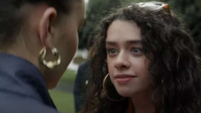 Super Shop Wa­ver­ly Sun­glass­es worn by Rochelle Mason (Isis ...