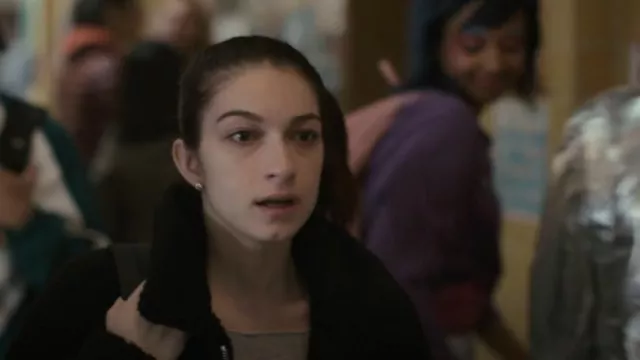 Urban Outfitters Ted­dy Jack­et worn by Anna Delaney (Sydney Meyer) as ...