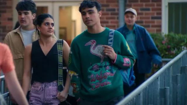 Wah Wah x House Of Darwin Wel­come to Dar­win Sweat­shirt worn by ...