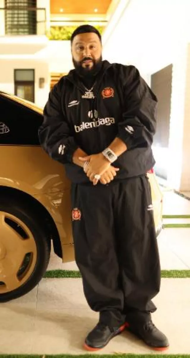 Jordan 3 Retro x J Balvin 'Black Rio' portée par DJ Khaled sur le ...