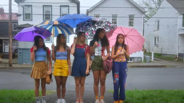 Kimchi Blue Scout Pants worn by Minnie 'Mouse' Honrada (Malia Pyles) as ...