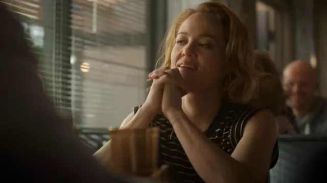 Camiseta Rachel Comey Miles usada por Angie Polaski (Erika Christensen ...