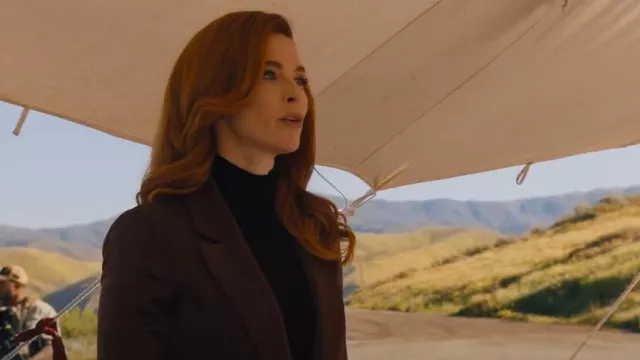 Bridget Regan En Col Blanc Photo : Bridget Regan Lors De