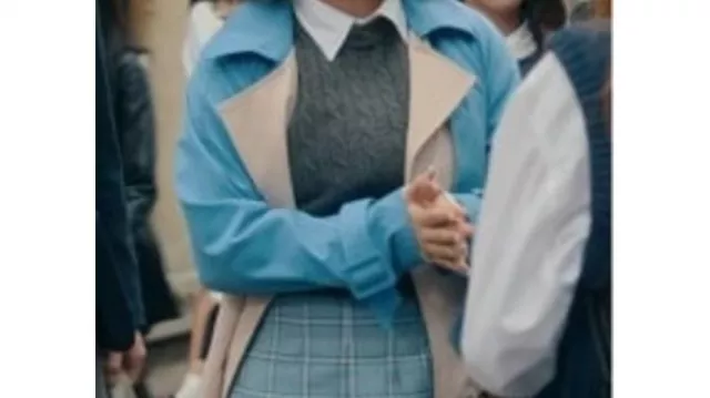 Geek Girl Outfits: Lexi (Mia Jenkins) is wearing Colourblock Trench ...