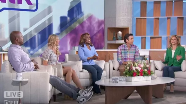 Nike Jordan 1 Mid SE portée par Akbar Gbaja-Biamila vue dans The Talk ...